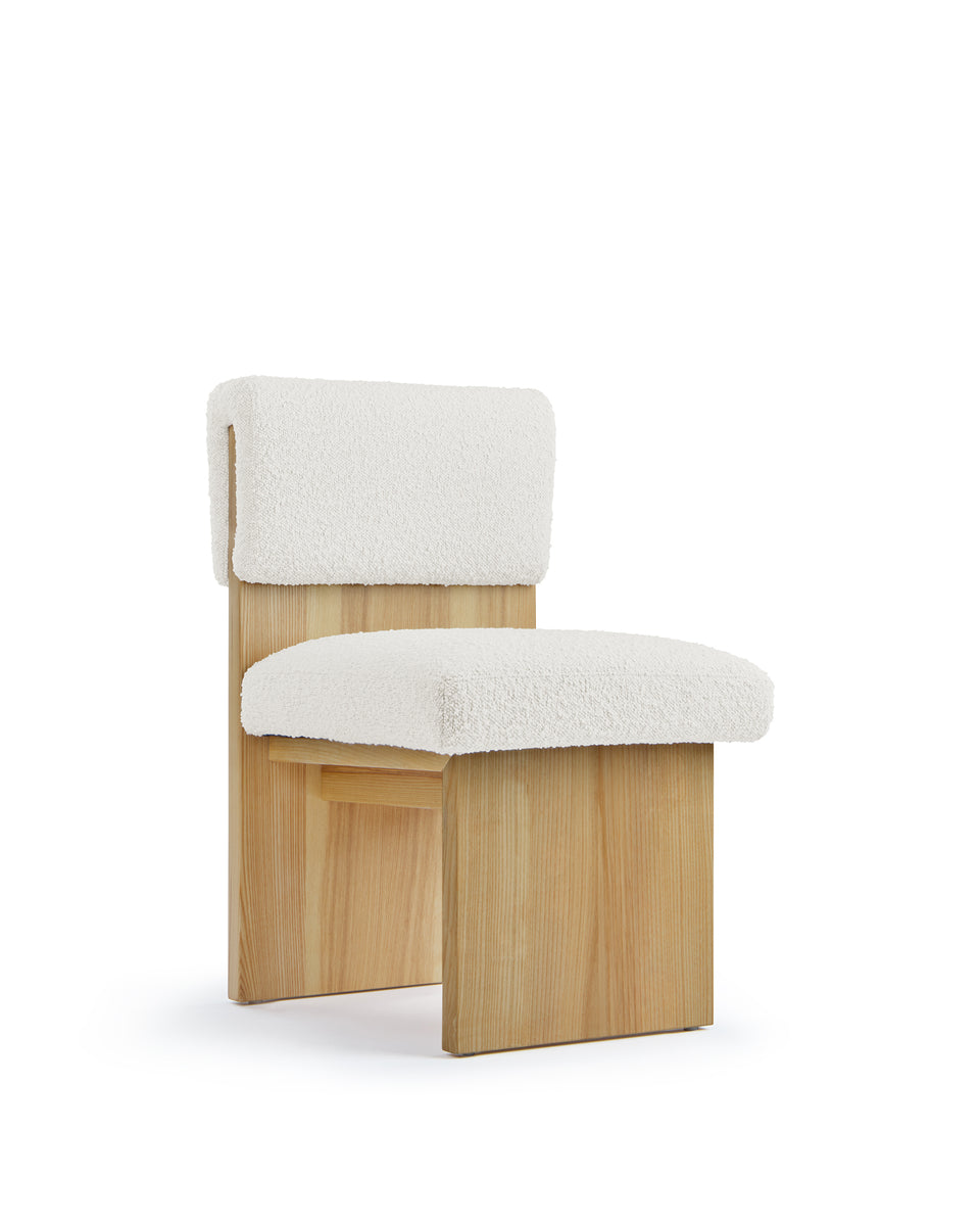 Nina Dining Chair, Pearl Boucle – Interior Icons